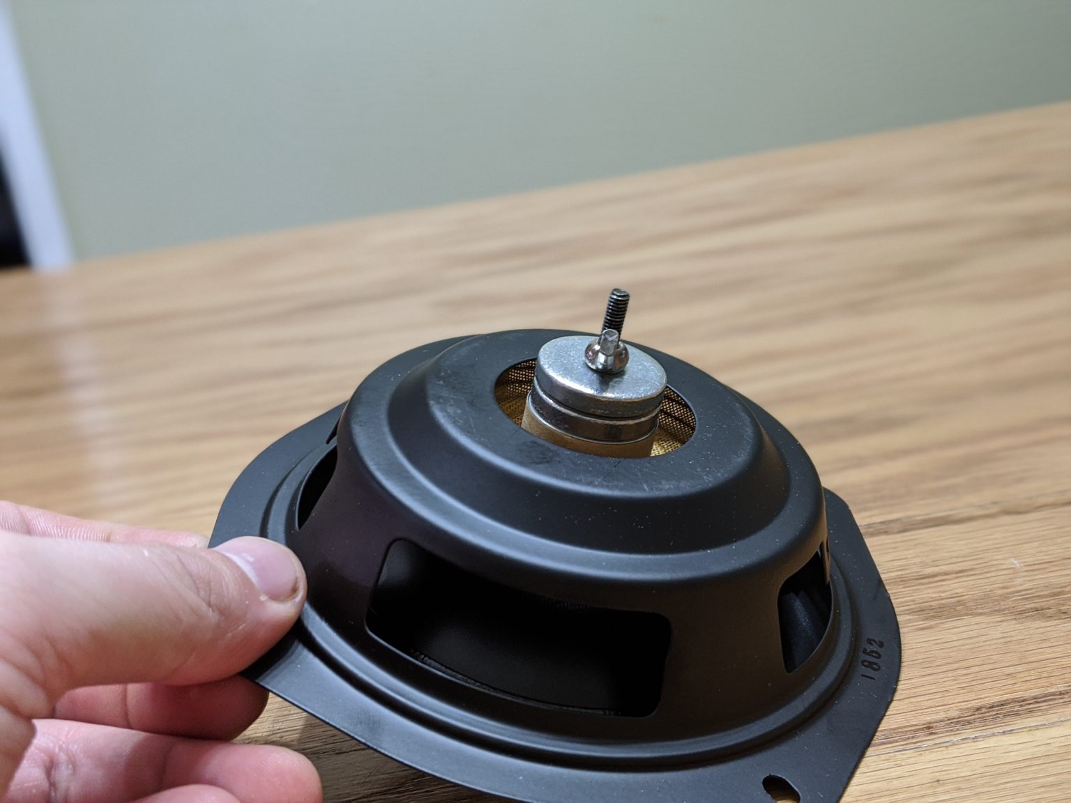 Mini Earthquake – An 8″ Cube of Bass – Toid